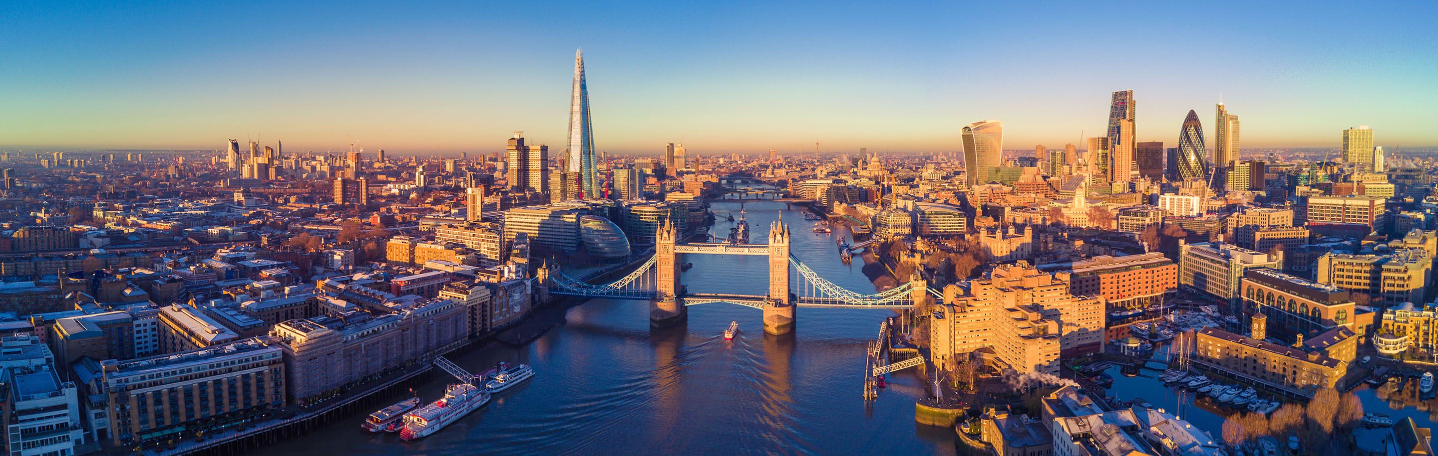 London - Emergency numbers - The Basetrip